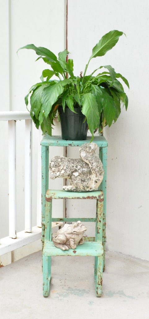 Outdoor patio decorating with found objects